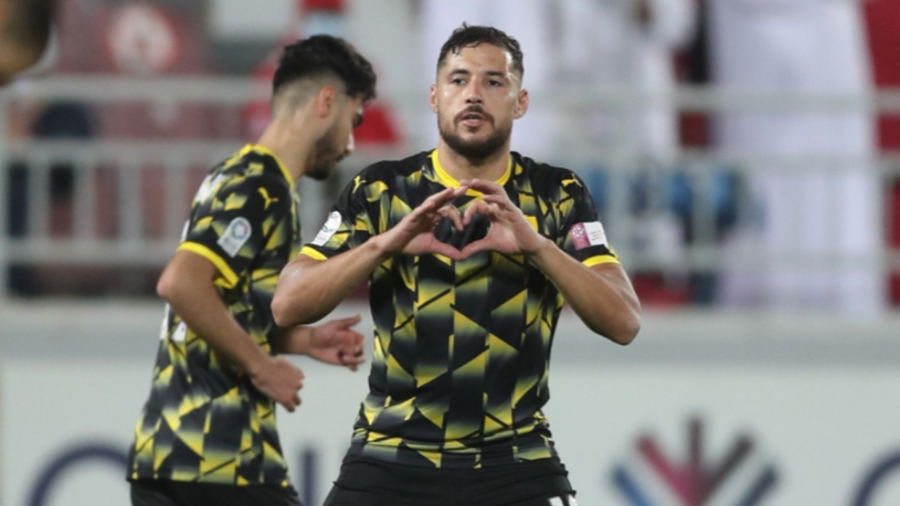 Buteur à la dernière minute, Belaili offre la victoire à Qatar (Vidéo)